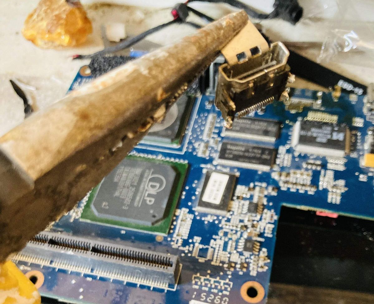 OPTOMA-PROJECTOR-NO SIGNAL